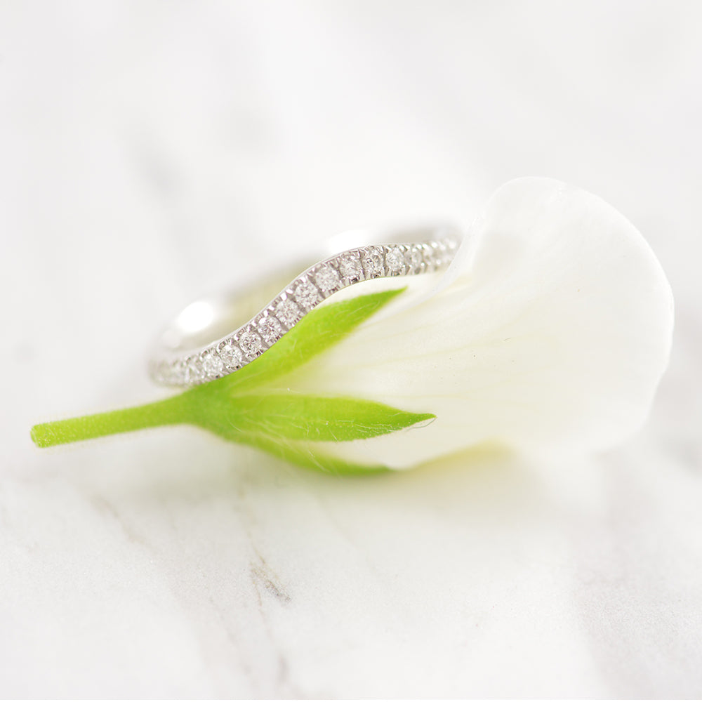 18ct White Gold Wave Fitted Diamond Wedder – To Hold And To Have